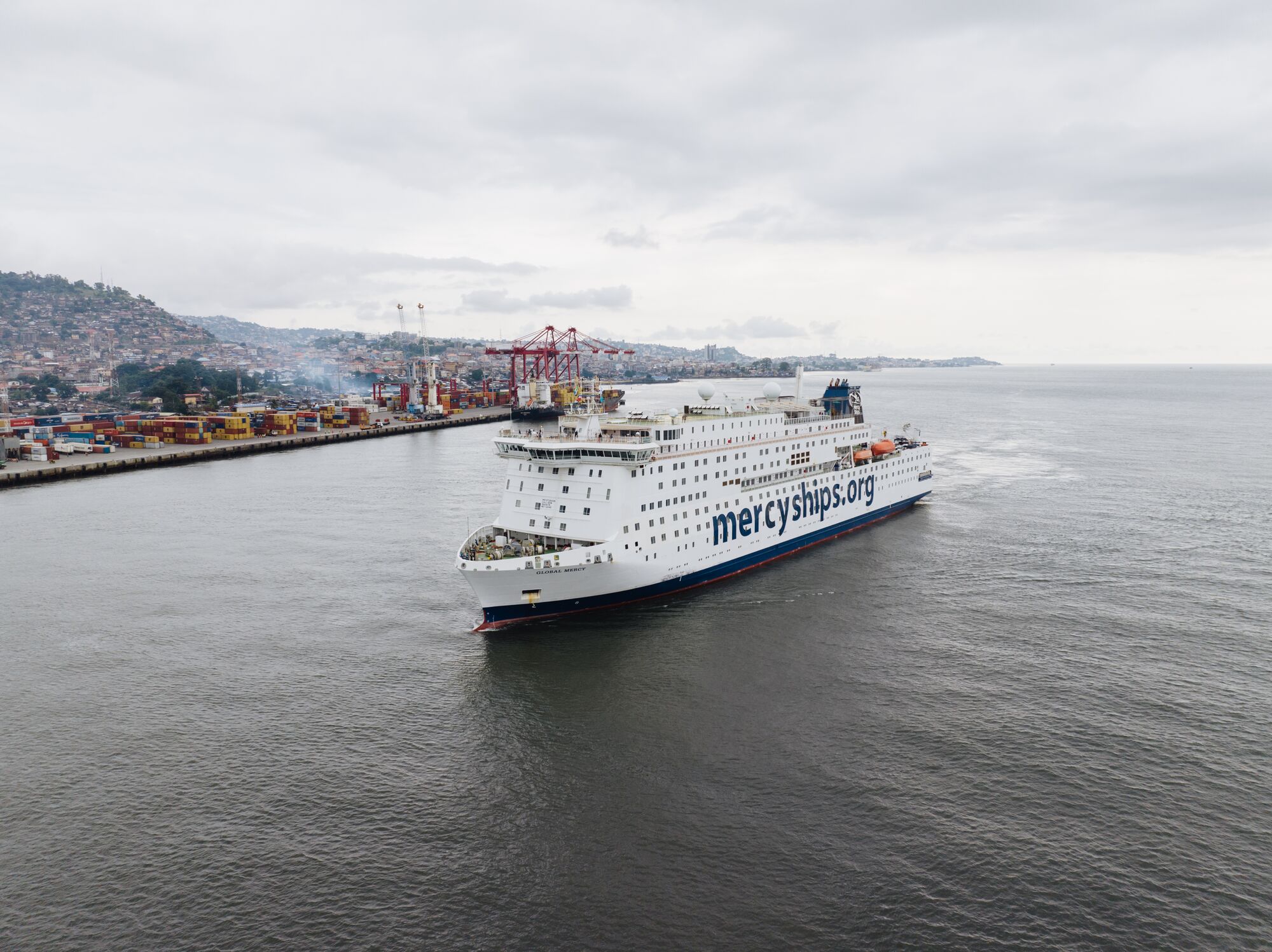 Le navire-hôpital Global Mercy™ restera en Sierra Leone jusqu’en juin ...